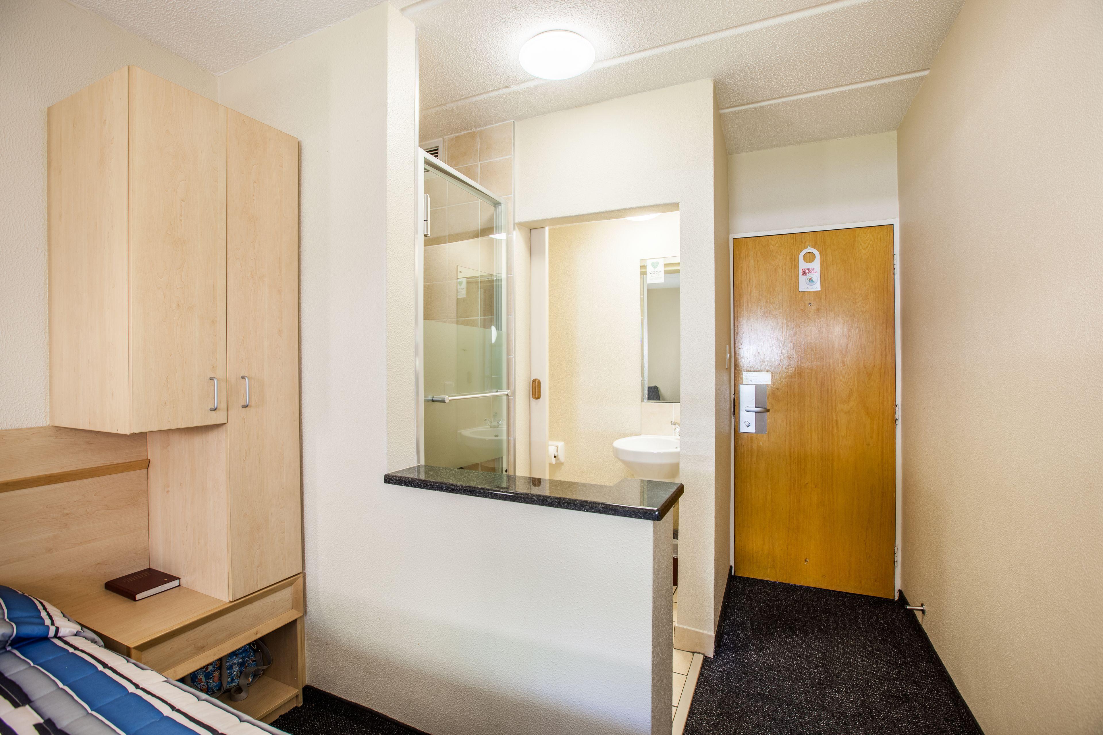 ROAD LODGE N1 CITY ··· Western Cape ··· Great Deals from $47
