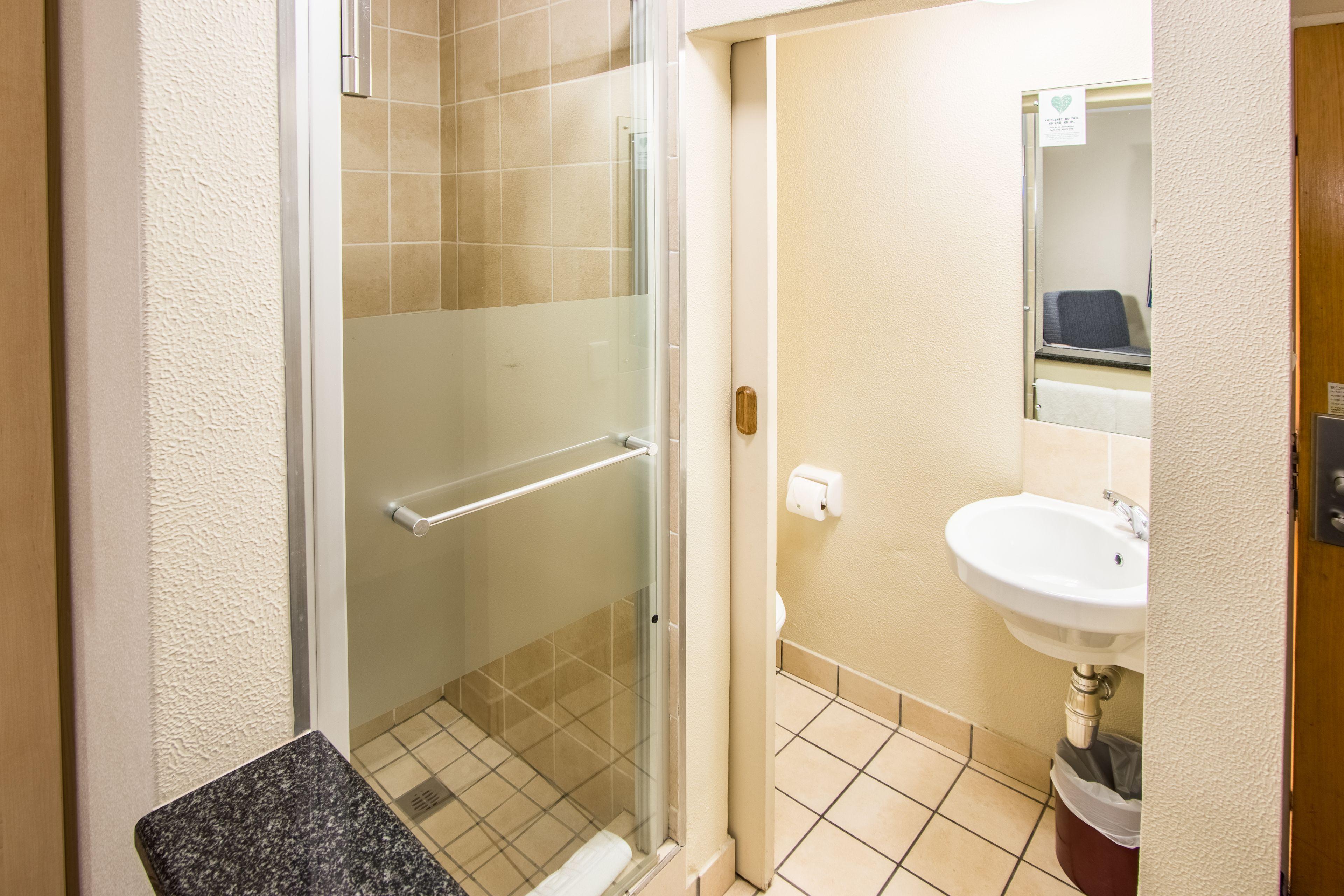 ROAD LODGE N1 CITY ··· Western Cape ··· Great Deals from $47